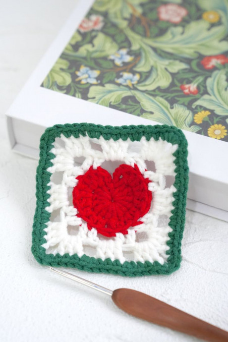 Crochet A Simple Heart Granny Square Free Crochet Pattern — Craftorator